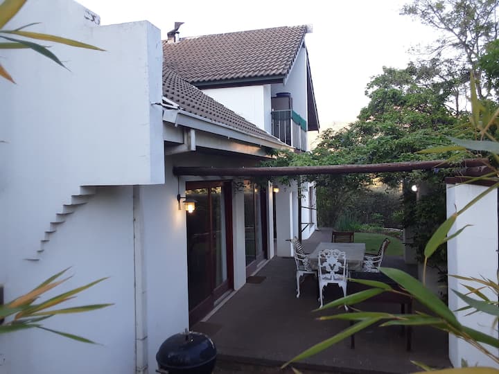 Collett House: Cozy Comfort Meets Scenic Bliss - Clarens