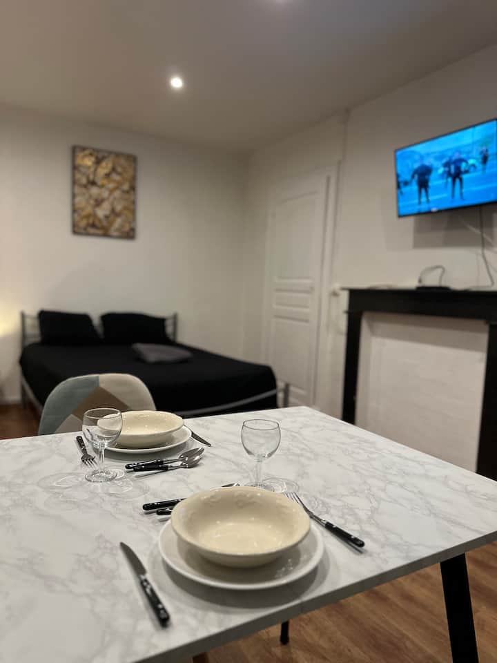 Spacieux Et Rénové Appartement En Centre Ville - Beauraing