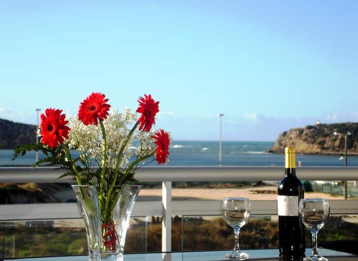 Our Sea-view 3-bed Apartment - São Martinho do Porto