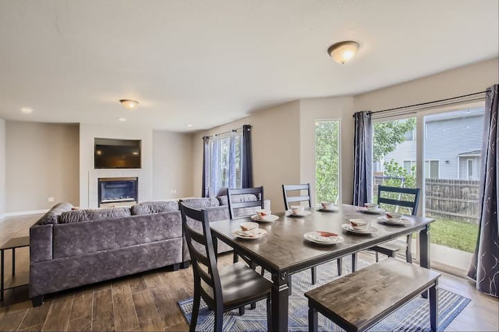 Cozy 6br! Great For Large Groups - Longmont, CO