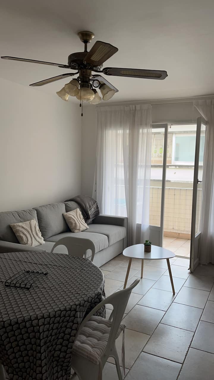 Beau F2 Proche Toutes Commodités - Fréjus