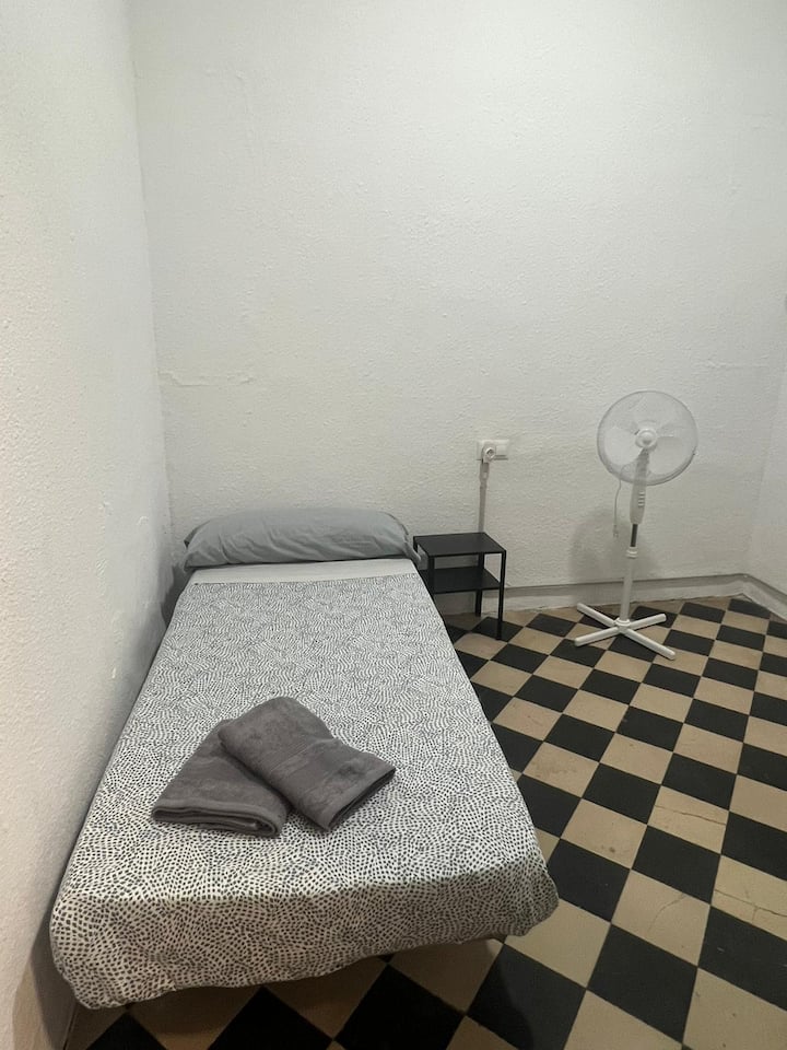 Habitación Privada Plaza Constitución - Málaga