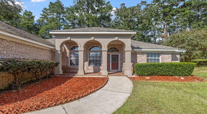 Executive Bouquet 4br Homestead - Tallahassee, FL