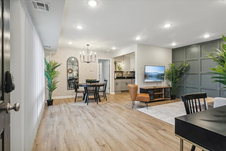 Custom Office Space & Kitchen U20 - Newport News, VA
