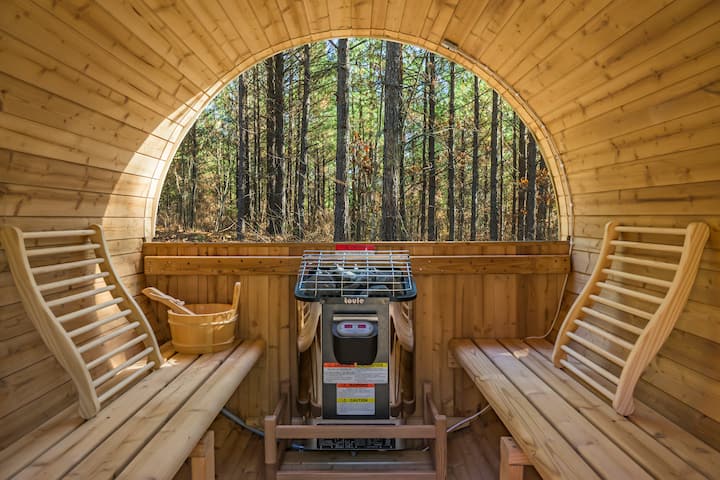 Romantic Getaway - Hot Tub, Sauna & Coffee Bar - United States