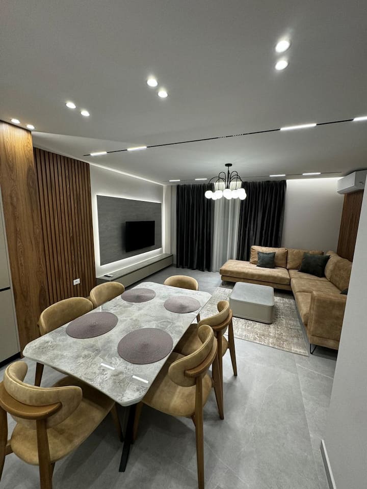 Hysa Apartment - Albania