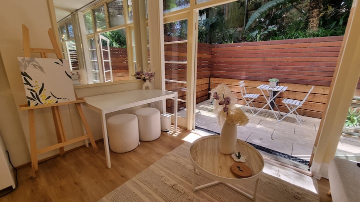 Waterfront Retreat W Private Patio, Cremorne Point - Mosman