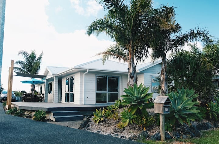 Lazy Days At Longview - Mangawhai