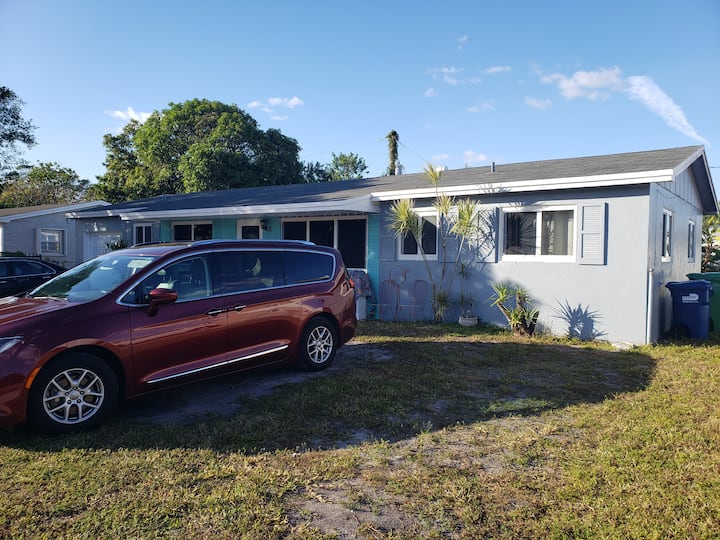 Three Little Birds Airbnb - Miramar, FL