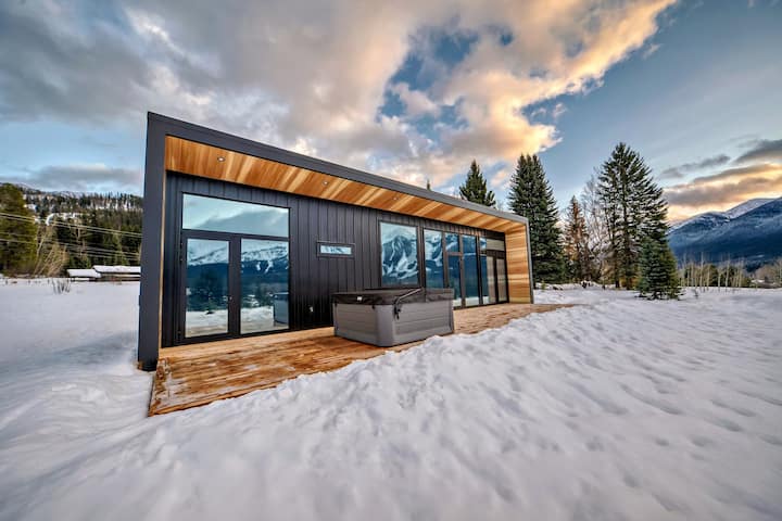 Lookout Lodge - Hot Tub & Views! - Fernie