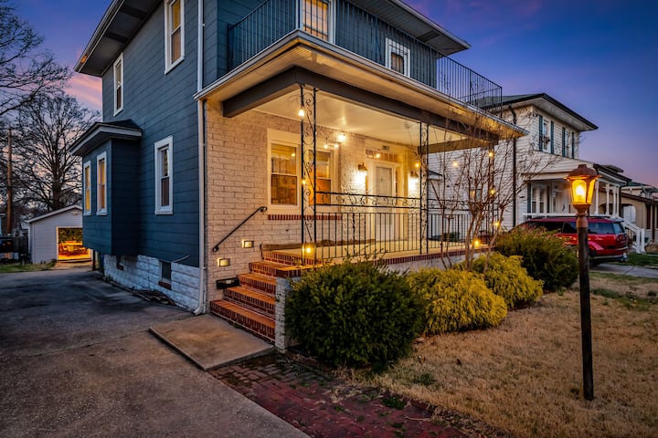 Artful Retreat + Your Home Away From Home - Baltimore