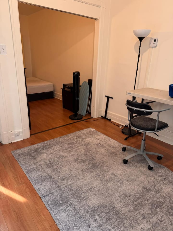 3 1/2  Jean Talon Metro 7073 - Montréal, QC