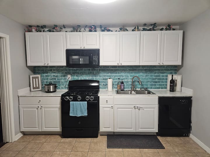 20+ Days Booking - 3 Bedrm's, 1.5 Baths, Lg Tv - 모빌