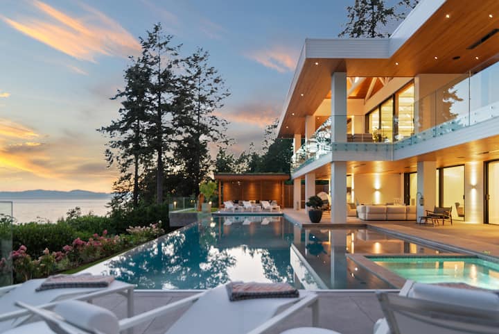 Sunshine Coast Retreat - Gibsons