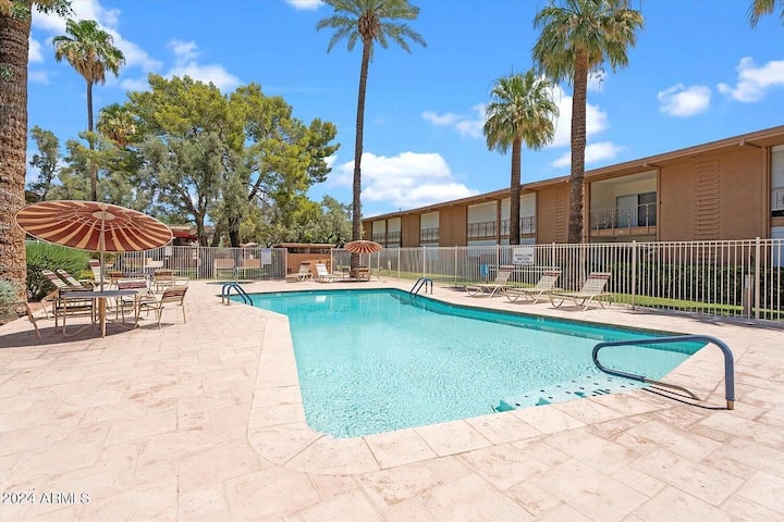 Modern & Spacious W/pool  Hottub - 5min To Stadium - Scottsdale, AZ
