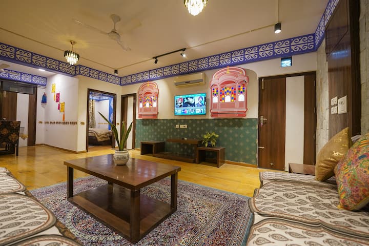 Luxury Heritage Centre Of Pinkcity-live Like King - Jaipur