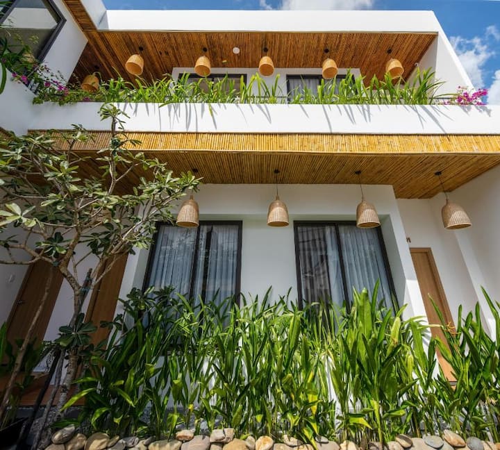Entired Homestay, 8br, Beachside, Yard Garden - Đà Nẵng