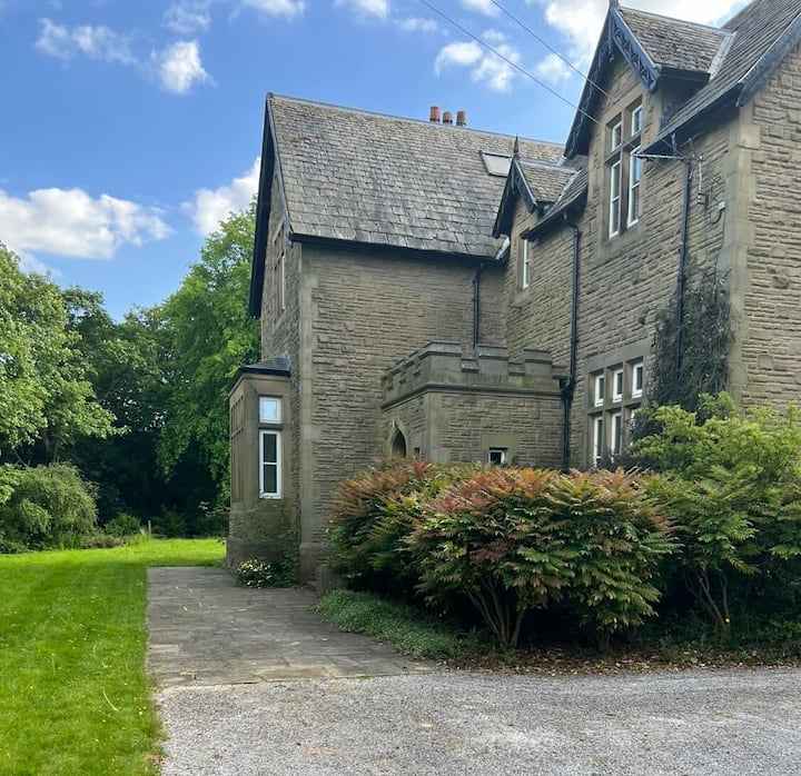 Lake House - Holmfirth