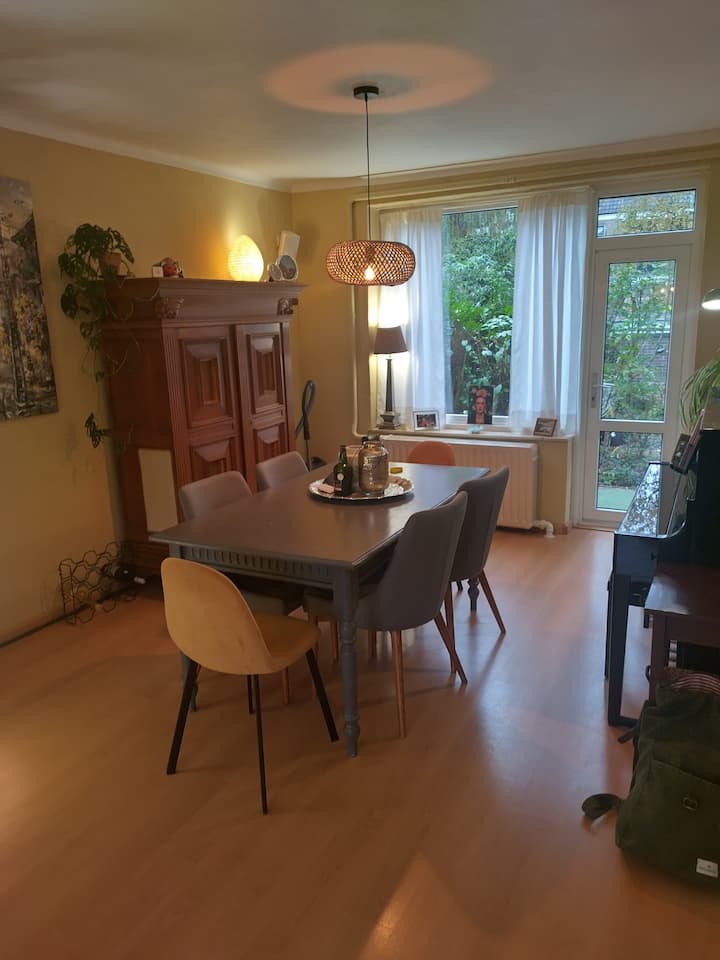 Superwoning + Tuin, Sfeer & Kat<3 @ Huize Vinkjje - Delft