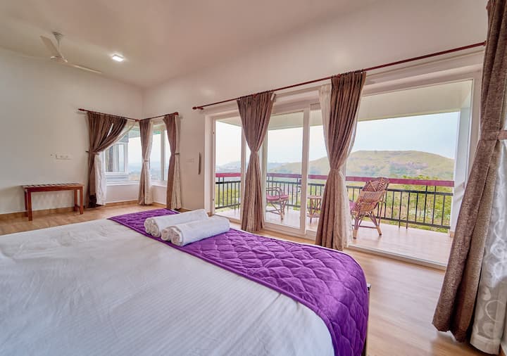 Cozy Premium Room With Balcony - Vagamon
