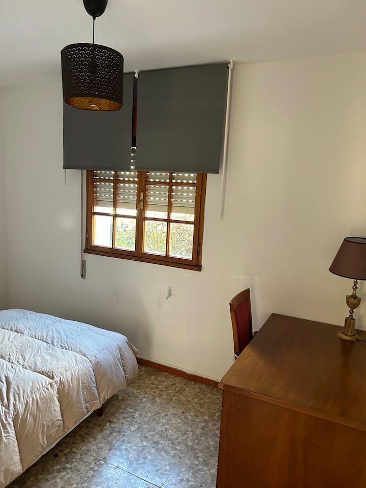 Habitación De 15m En Casa Rural - Tineo