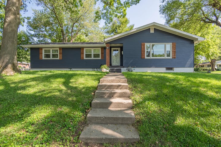 Cozy 3-bd/2-ba Furnished Ranch - Decatur, IL