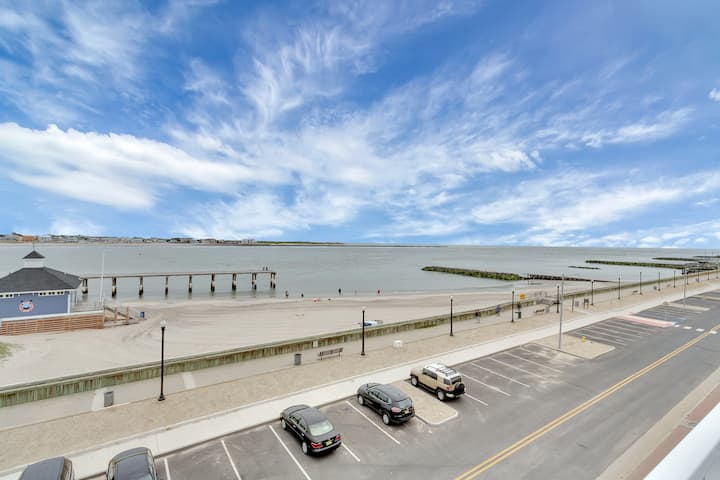 ️ ️ ️The Corner Beach House Mansion on The Beach!!! - Houses for Rent ...