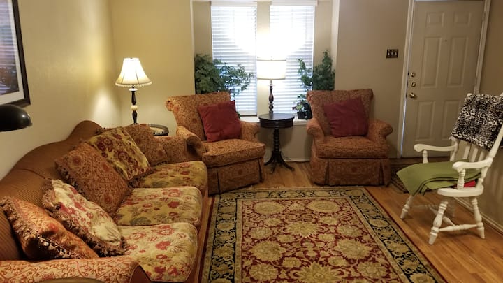 Cozy Condo In Baylor Bubble Near Magnolia/downtown - Waco, TX