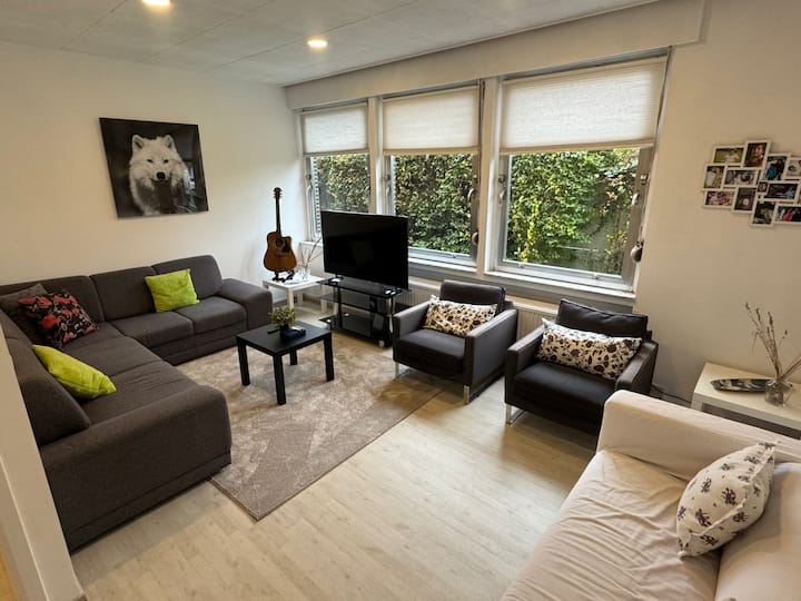 Spacious And Stylish  House - Uccle