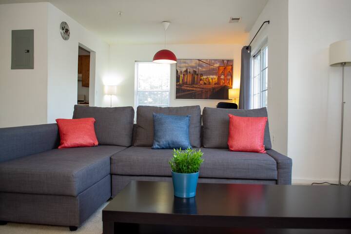 Large 2 Bed 2.5 Bath Parking - Edison, NJ