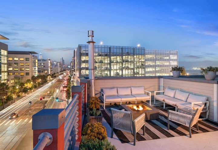 360 View Loft W/ Private Rooftop By Chase Center - San Francisco, CA