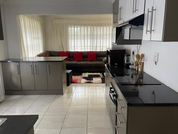 Luxurious 1-bedroom Apartment - Boshoek