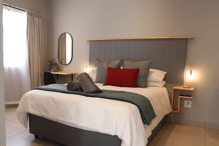 Heart House - Loerie Room - Knysna