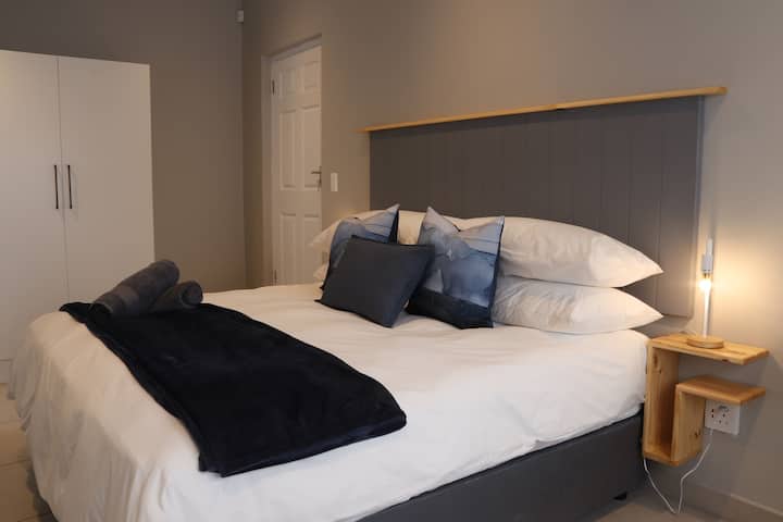 Heart House - Waterfront Room - Knysna