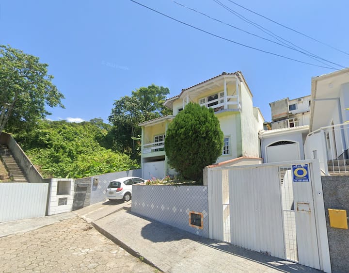 Hospedagem Sol No Horizonte - Quarto 2 - Palhoça