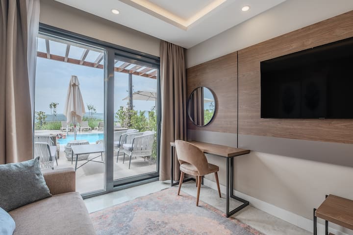 Room W Direct Access To Pool - Kotor