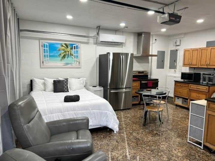 Cute Efficiency In Sunny Florida - Deerfield Beach, FL