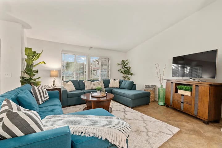 Large Centrally Located House - Lakeside, CA
