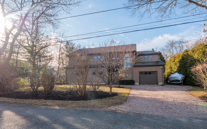 Shelter Harbor Spacious House - Charlestown, RI