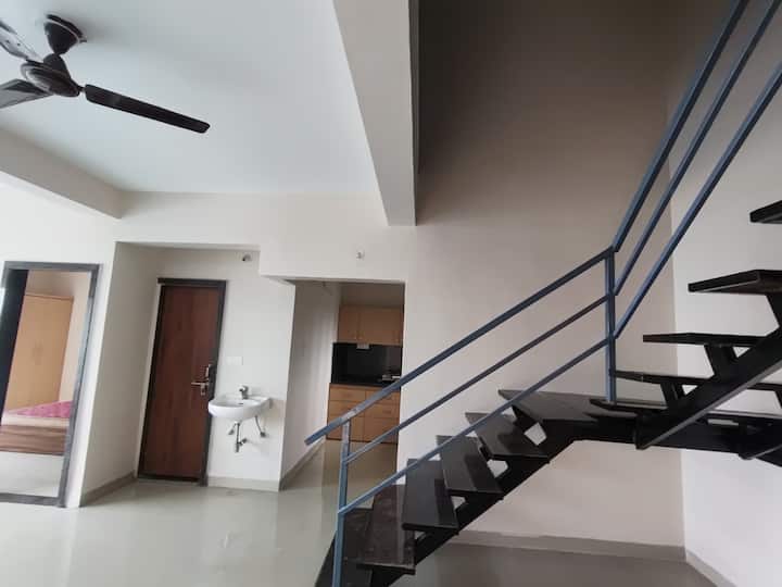 A Duplex Three Bedroom Furnished Flat - 인도르