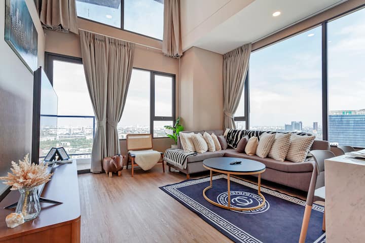New Spacious Loft With Large Balcony - Bangkok
