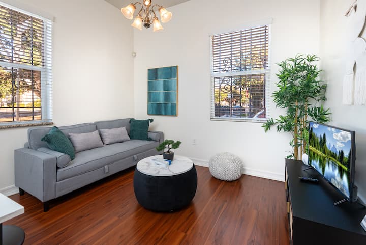 Cozy 1 Bedroom Apartment In La! - Culver City