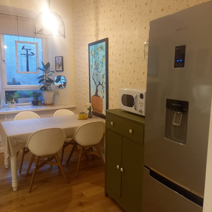 Carvetii: Abbey View, 1st Floor Flat, City Centre - Dunfermline