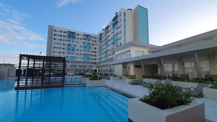 A's Place - Downtown, Stunning Apartment With Pool - Dumaguete