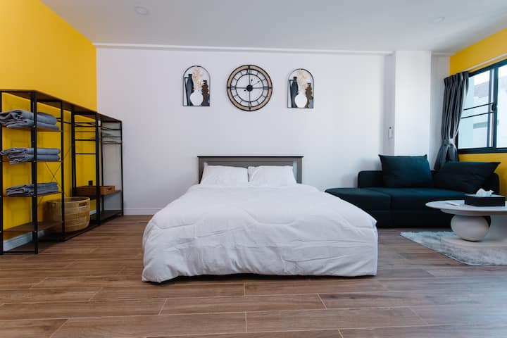Seaside Serenity, Chic Condo. - Hua Hin