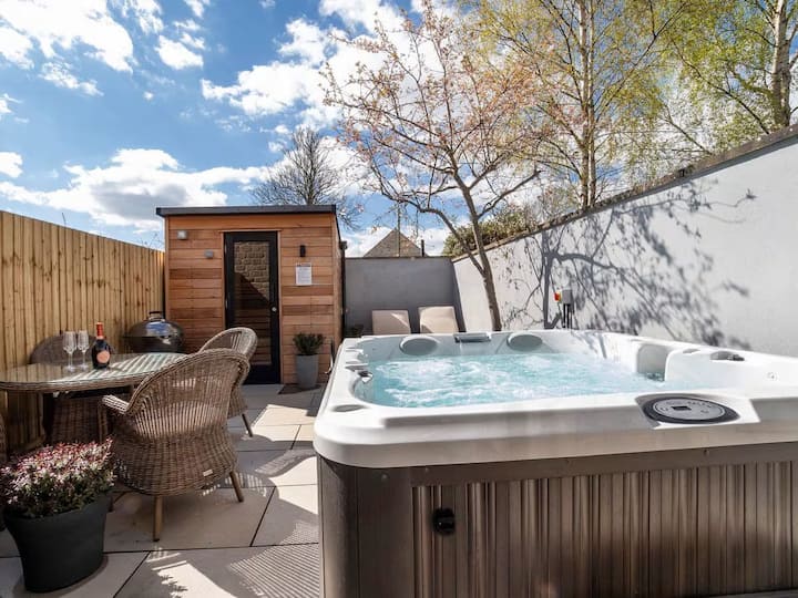 Hot Tub & Sauna, Pet-friendly Cottage In Helmsley - Helmsley