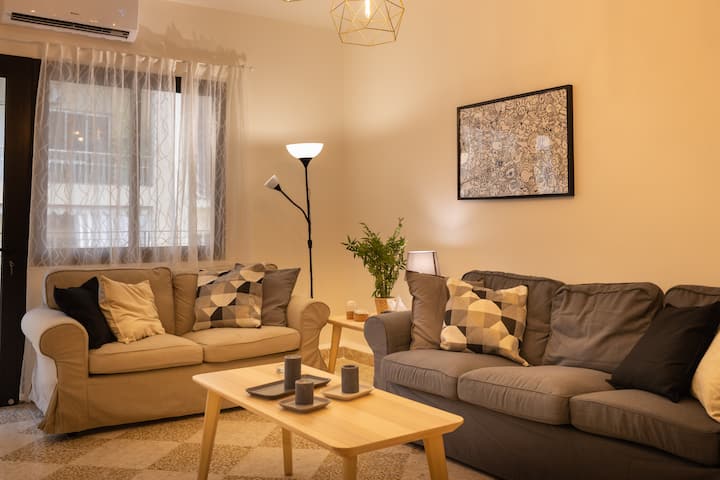 Chic & Cozy 3br | Quiet Neighborhood + Balcony 3t - Beirut