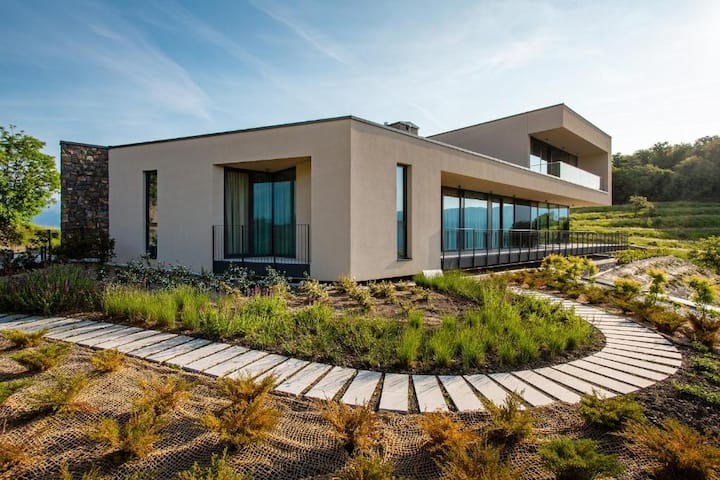 Guerila | Apt Pinela With Terrace (2+0) (+1) - Slap