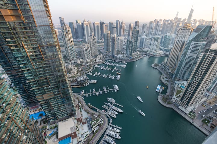 Exclusive 3br At Damac Heights With Marina Views - Dubai