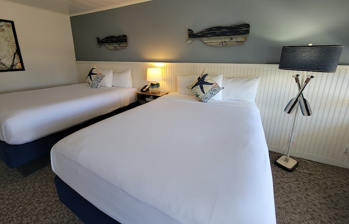 The Circle Hotel Fairfield - Double Queen Room - Fairfield, CT